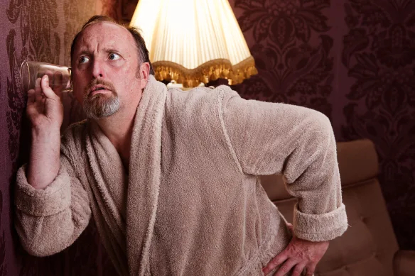 Эхнэрийнхээ яриаг сонсож хувьцаанаас 1 76 сая долларын ашиг олсон байжээ