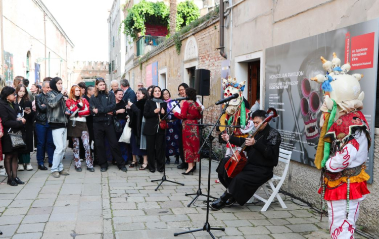 Монгол улс 60 дахь удаагийн Венецийн дүрслэх урлагийн Биенналь дахь үзэсгэлэнгээ нээлээ